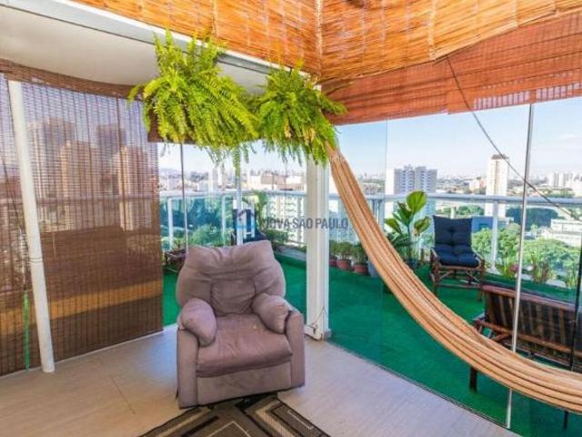 Cobertura Mobiliada de 120m² com 2 Suítes, Hidromassagem e Vista Livre na Barra Fund