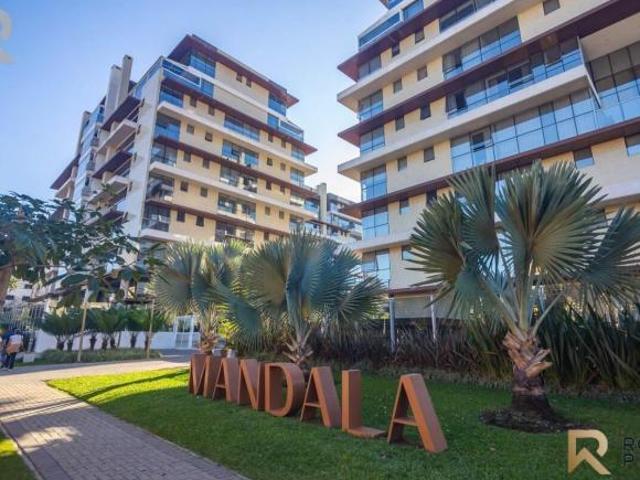 Cobertura Mobiliada em Cond Clube com 3 suítes para venda 247m2 Água Verde, Curitiba PR
