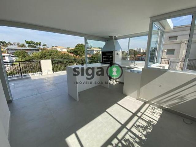 Cobertura mobiliada para venda no Morumbi, 2 quartos sendo 1 suíte, 133m²