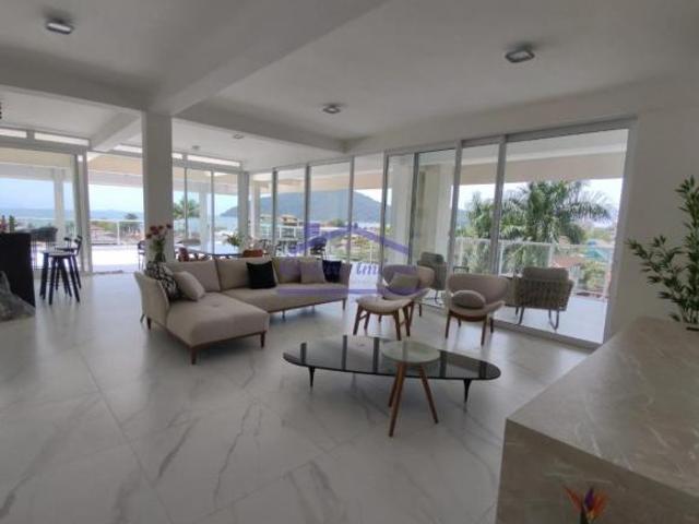 Cobertura maravilhosa, com vista para o mar Barra da Lagoa