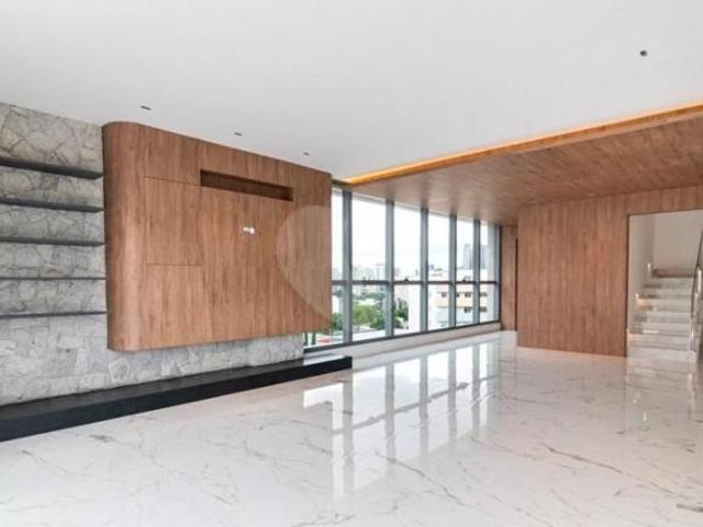 COBERTURA NOVA 3 SUÍTES 3 VAGAS AMPLO TERRAÇO BIGORRILHO BATEL