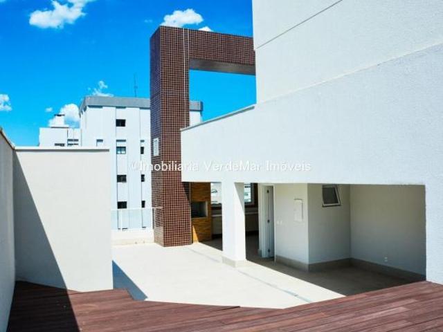 Cobertura nova à venda em região nobre do Guarujá