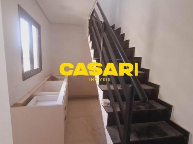 Cobertura Nova à Venda em Santo André – 2 Dorms, Quintal Privativo e Excelente Localização!