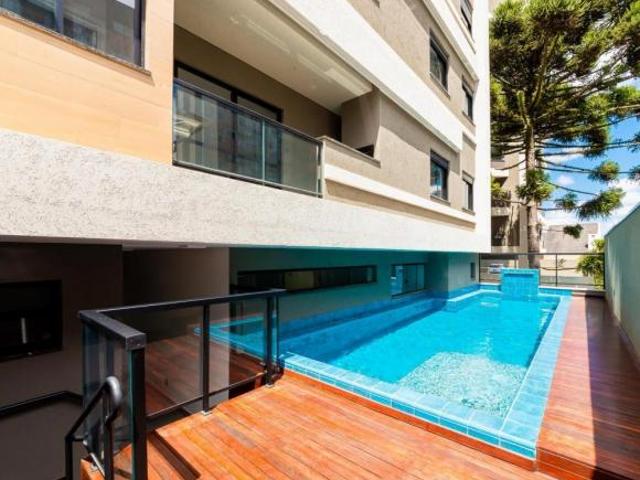 Cobertura nova, ótima vista e localização privilegiada