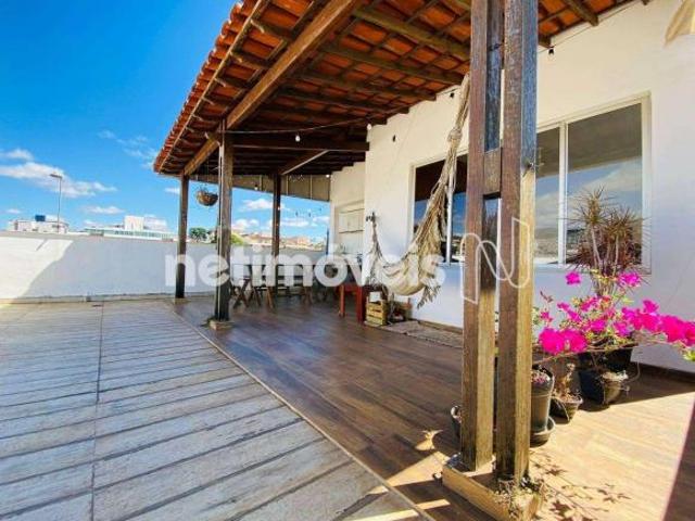 Cobertura no coração do Santa Tereza, vista deslumbrante e definitiva pra serra e Clube da Esquina