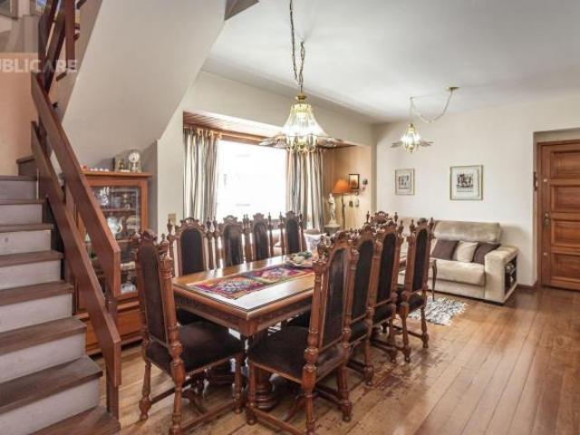Cobertura no bairro Petrópolis de 3 dormitórios terraço e 2 vagas