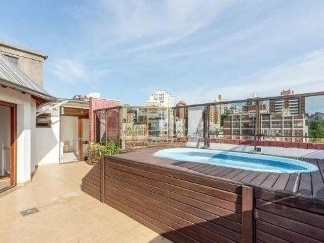 Cobertura no bairro Petrópolis de 2 dormitórios 2 vagas e piscina