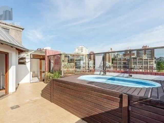 Cobertura no bairro Petrópolis de 2 dormitórios 2 vagas e piscina