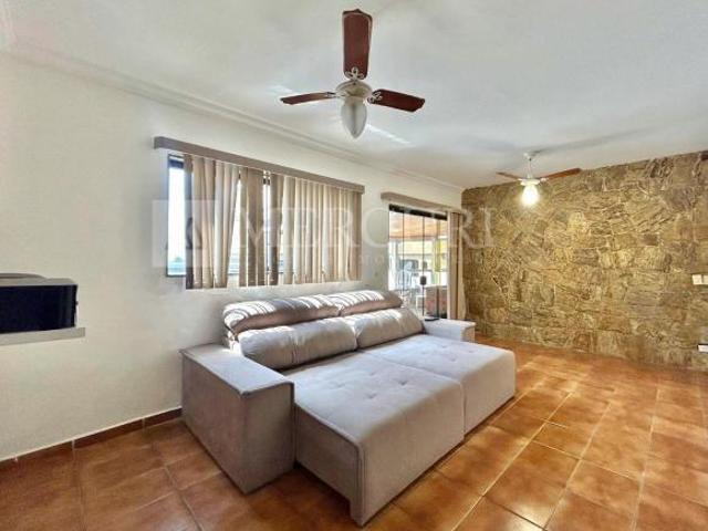 Cobertura no Guarujá, Enseada, Penthouse, 2 Quartos, Sendo 1 Suíte, Piscina e Churrasqueira Mercur