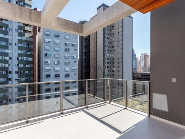 Cobertura no Edifício Piazza 685 no Água Verde A