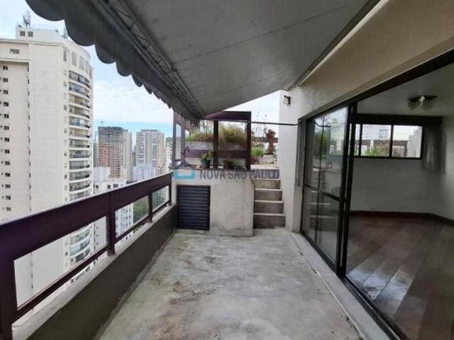 Cobertura no Jardim Vila Mariana: 142m², 3 Suítes e 3 Vagas Fixas Ideal para Modernizar!