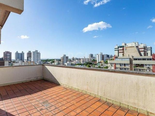 Cobertura no Menino Deus de 2 dormitórios e vaga
