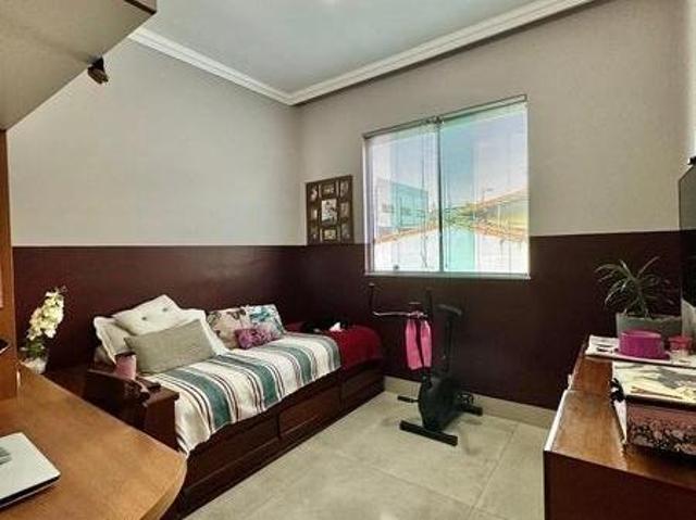 COBERTURA NO PARQUE TURISTAS | 110M² | 1 LANCE DE ESCADAS | REFORMADA