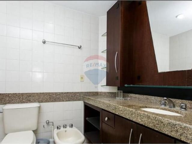 Cobertura na Barra: Elegância e Conforto em 198m²