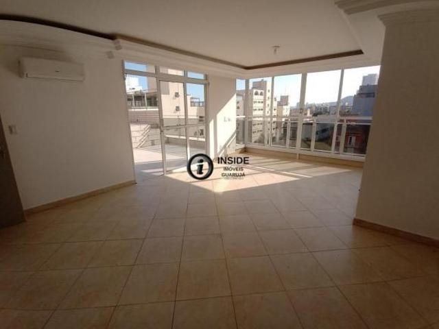 Cobertura na praia da enseada com 3 suítes