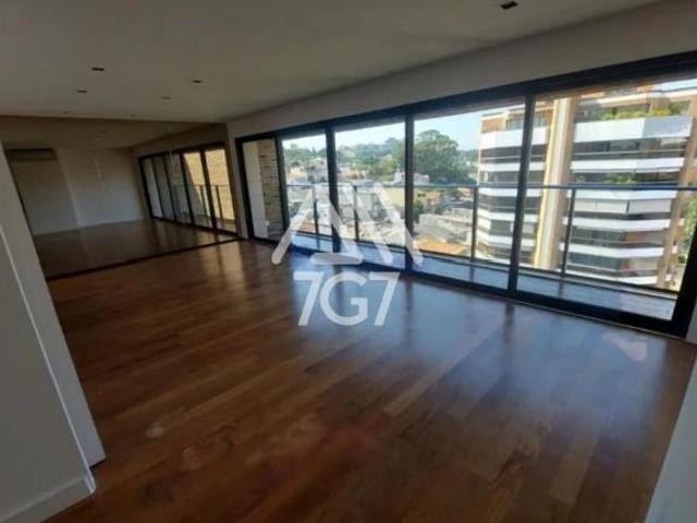 COBERTURA NA VILA PROGREDIOR: 2 suítes, 4 vagas de garagem!