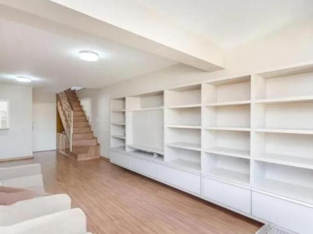 COBERTURA SEMIMOBILIADA COM 2 DORM. REFORMADA!