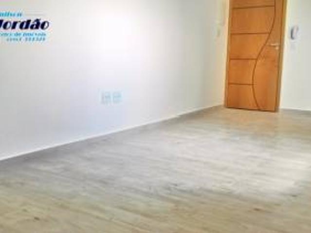 Cobertura semicoberta e com escada interna pronta