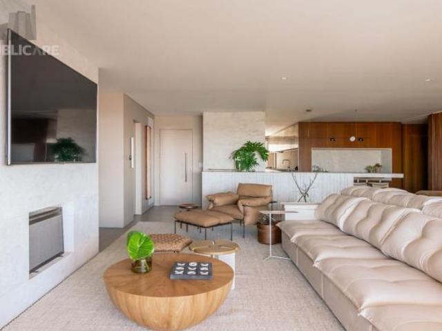Cobertura para Venda 483.85m², 3 dormitórios, sendo 3 suites, 4 vagas Vila A