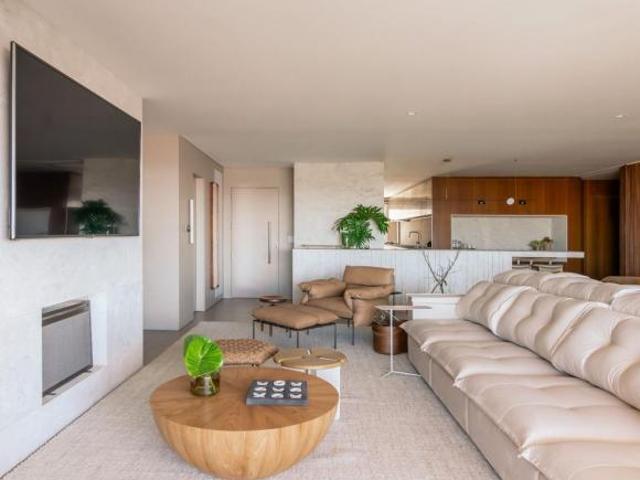 Cobertura para Venda 483.85m², 3 dormitórios, sendo 3 suites, 4 vagas Vila A