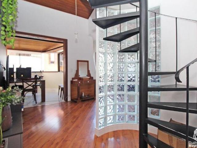 Cobertura para Venda 217.04m², 3 dormitórios, 1 suites, 2 vagas Tristeza