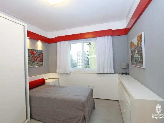 Cobertura para Venda 327m², 3 dormitórios, sendo 3 suites, 5 vagas Petrópolis