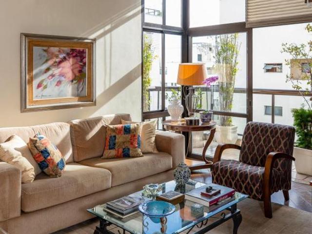 Cobertura para venda com 3 quartos, sendo 2 suítes, 297m²