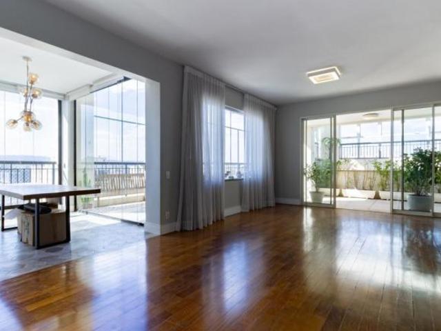 Cobertura para venda com 3 quartos, sendo 3 suítes, 255m²