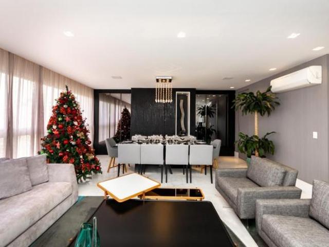 Cobertura para venda com 3 quartos, sendo 3 suítes, 227m²