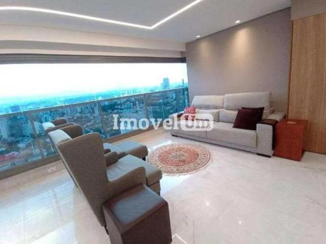 Cobertura para venda com 3 suítes em Pinheiros com 200m²
