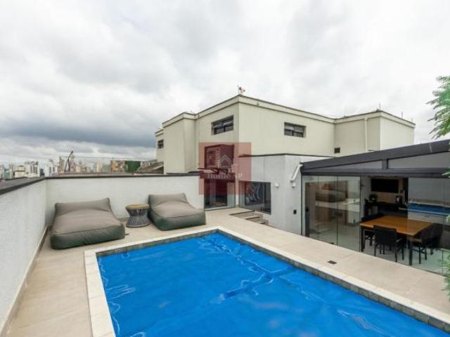 Cobertura para venda com 2 quartos, sendo 2 suítes, 195m²