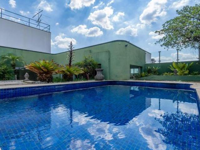 Cobertura para venda com 4 quartos, sendo 2 suítes, 576m²