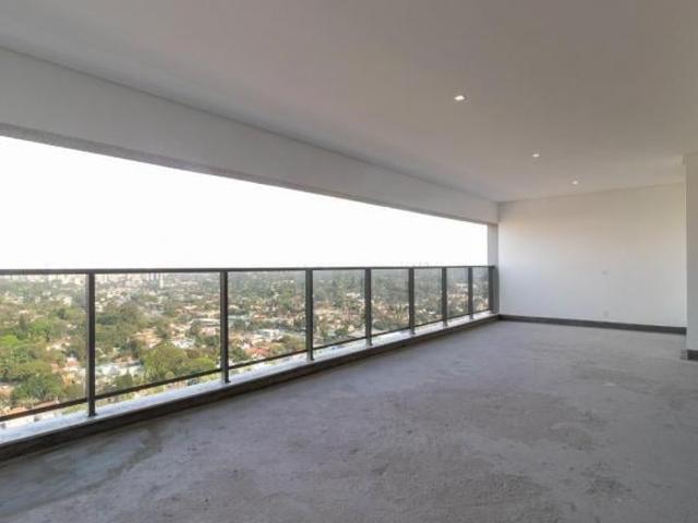 Cobertura para venda com 4 quartos, sendo 4 suítes, 360m²