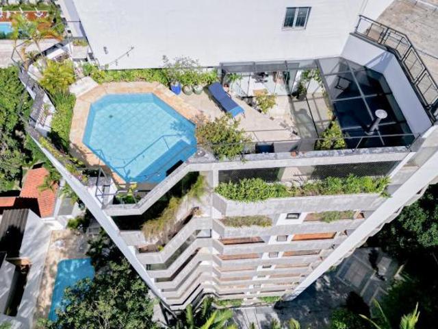Cobertura para venda com 4 quartos, sendo 4 suítes, 430m²