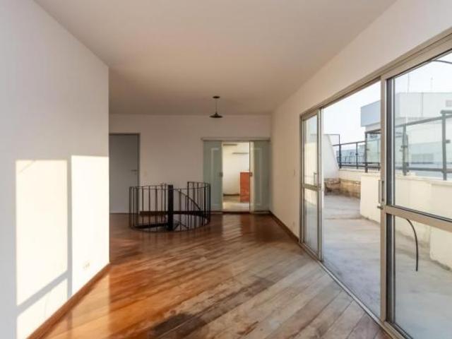 Cobertura para venda com 5 quartos, sendo 3 suítes, 257m²