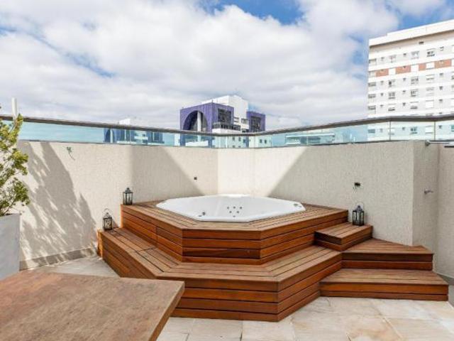 Cobertura para venda com 5 quartos, sendo 3 suítes, 202m²
