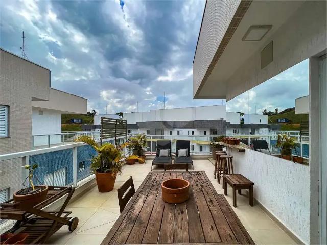 Cobertura para Venda em Ubatuba/SP Praia Grande 3 Quartos
