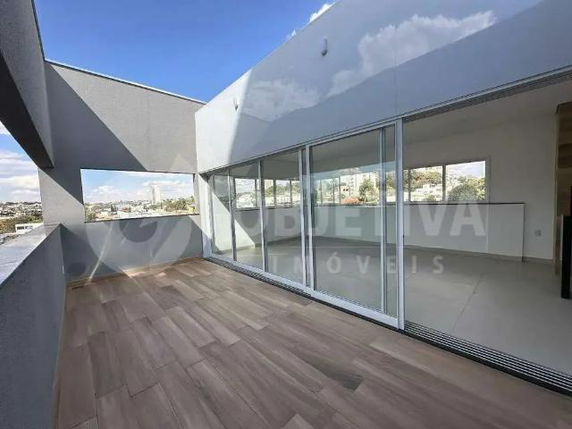 Cobertura para Venda em Uberlândia/MG Copacabana 3 Quartos