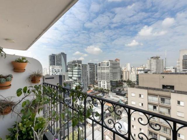 Cobertura para venda em Vila Olímpia com 2 quartos, sendo 2 suítes, 204m²