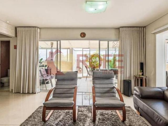 Cobertura para venda em Vila Gumercindo com 4 quartos, sendo 2 suítes, 4 vagas 221m²
