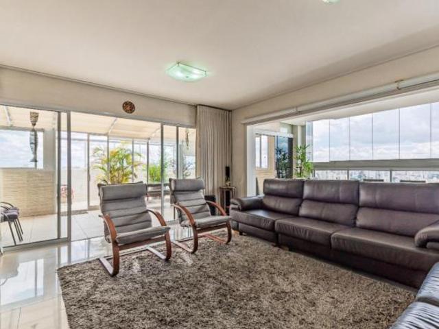 Cobertura para venda em Vila Gumercindo com 4 quartos, sendo 2 suítes, 221m²