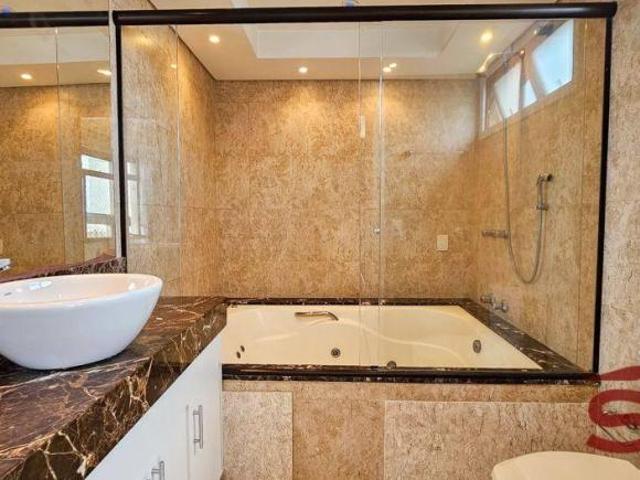 Cobertura para venda em Água Verde de 246.00m² com 3 Quartos, 1 Suite e 2 Garagens