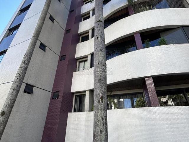 Cobertura para venda em Água Verde de 211.00m² com 3 Quartos, 2 Suites e 3 Garagens