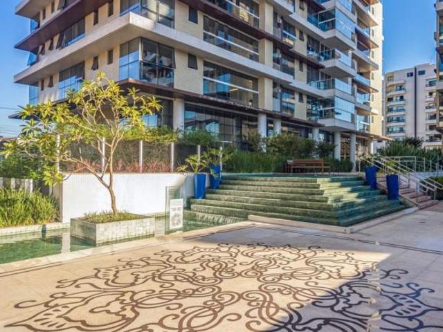Cobertura para venda em Água Verde de 217.00m² com 3 Quartos, 3 Suites e 3 Garagens
