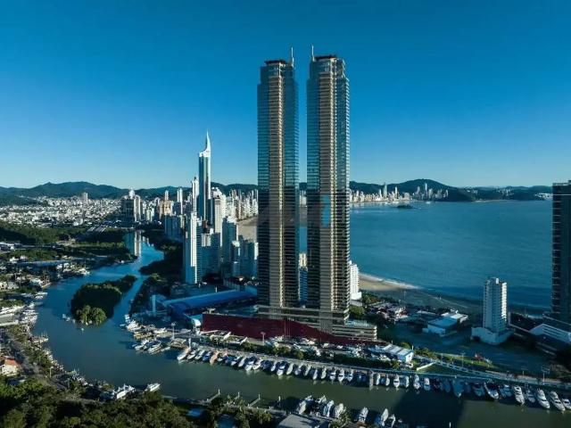 Cobertura para Venda em Balneário Camboriú/SC Centro 7 Quartos
