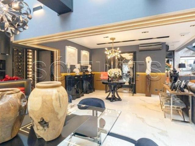 Cobertura para venda em Brooklin de 320.00m² com 4 Quartos, 4 Suites e 5 Garagens