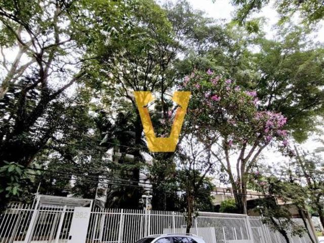 Cobertura para venda em Campo Belo com 3 quartos, sendo 3 suítes, 585m²