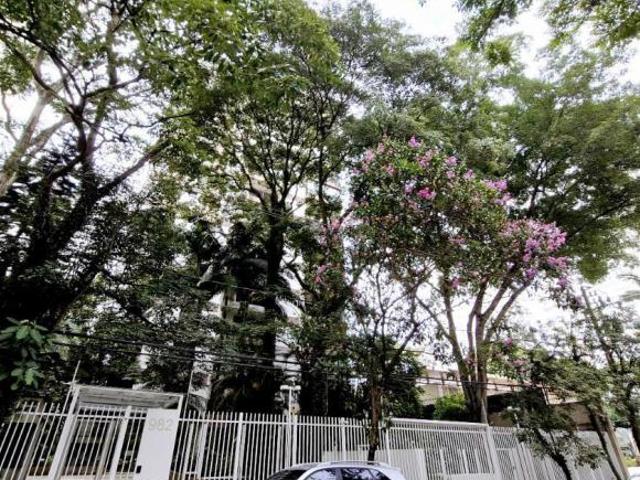 Cobertura para venda em Campo Belo com 3 quartos, sendo 3 suítes, 585m²