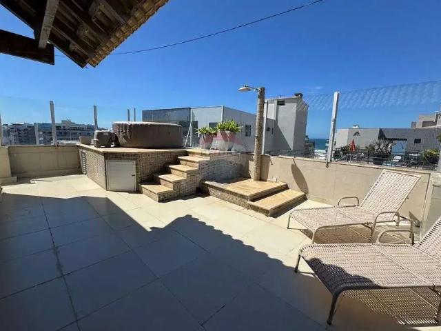 Cobertura para Venda em Cabo Frio/RJ Algodoal 4 Quartos