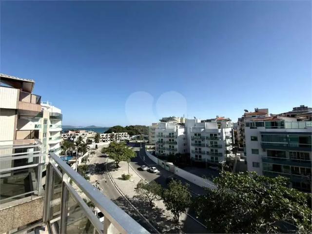 Cobertura para Venda em Cabo Frio/RJ Passagem 3 Quartos